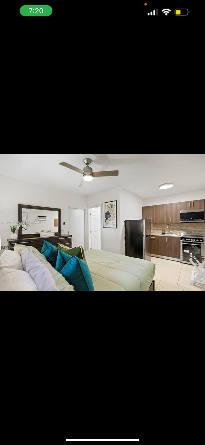 Cozy Studio Minutes From Wynwood & Design District - Miami, FL