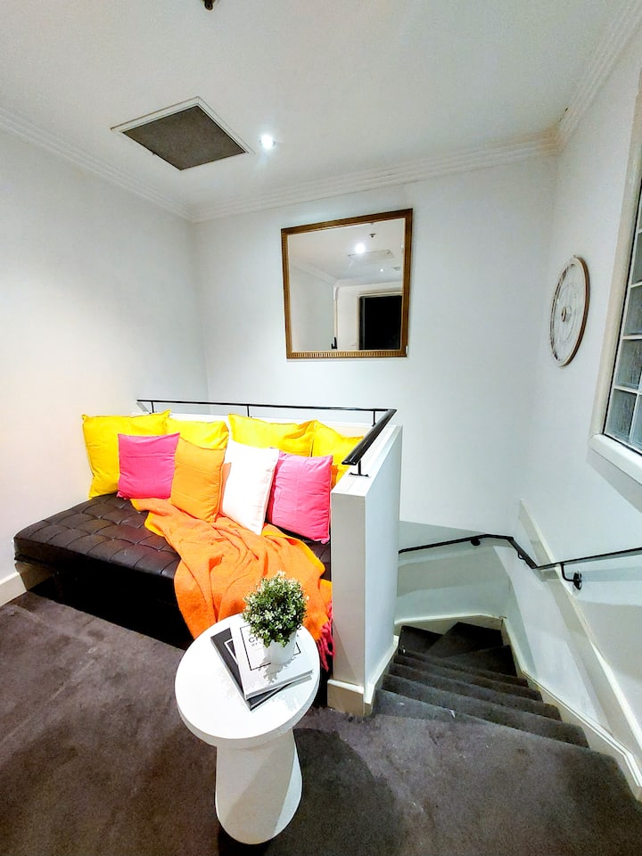 Cityside Comfort Loft- Chippendale - Sydney