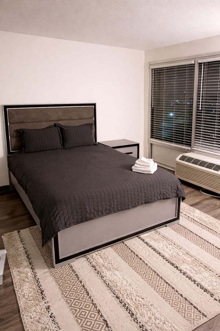Private Furnished 1bed Lux Amenities Free Parking - Hartford, CT