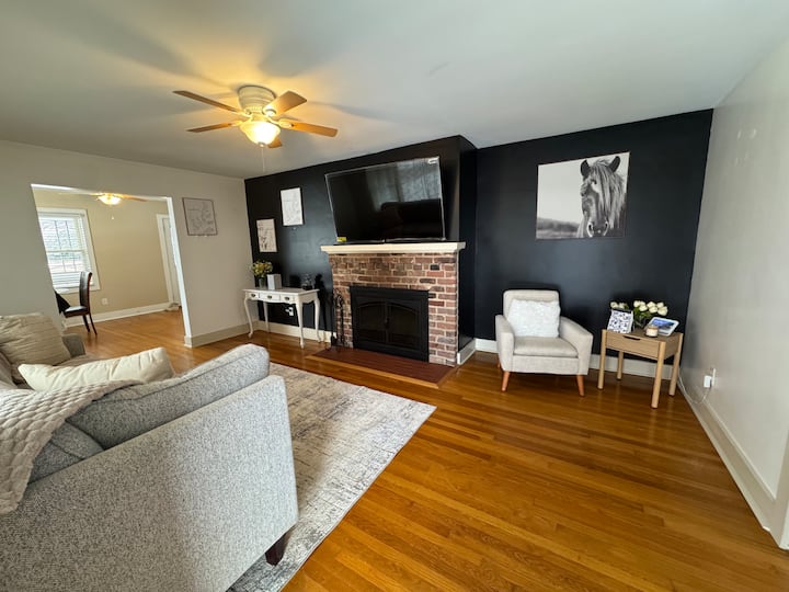 Hopewell Getaway: Military Base • Mall • Hospital - Fort Lee, VA