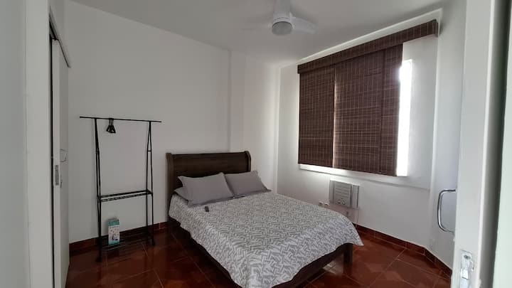 Apartamento Silencioso, Charmoso Próximo A Praia. - Copacabana