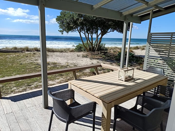 Beachfront Kiwi Bach Papamoa - Te Puke