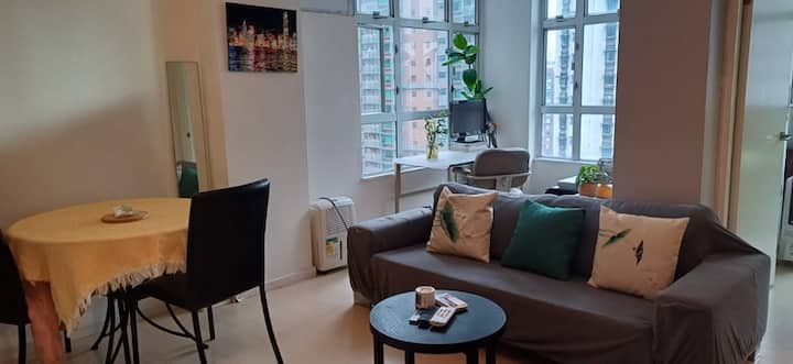 Stylish Mid Level Flat With View - Hong Kong