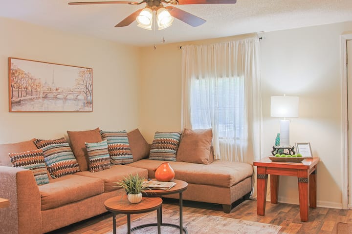 2bed/1.5bath Comfortable Home Close To Tupelo Ms - Tupelo, MS