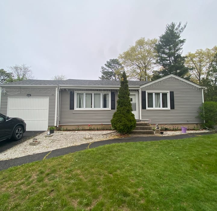 The Family Flat - Deer Park, NY