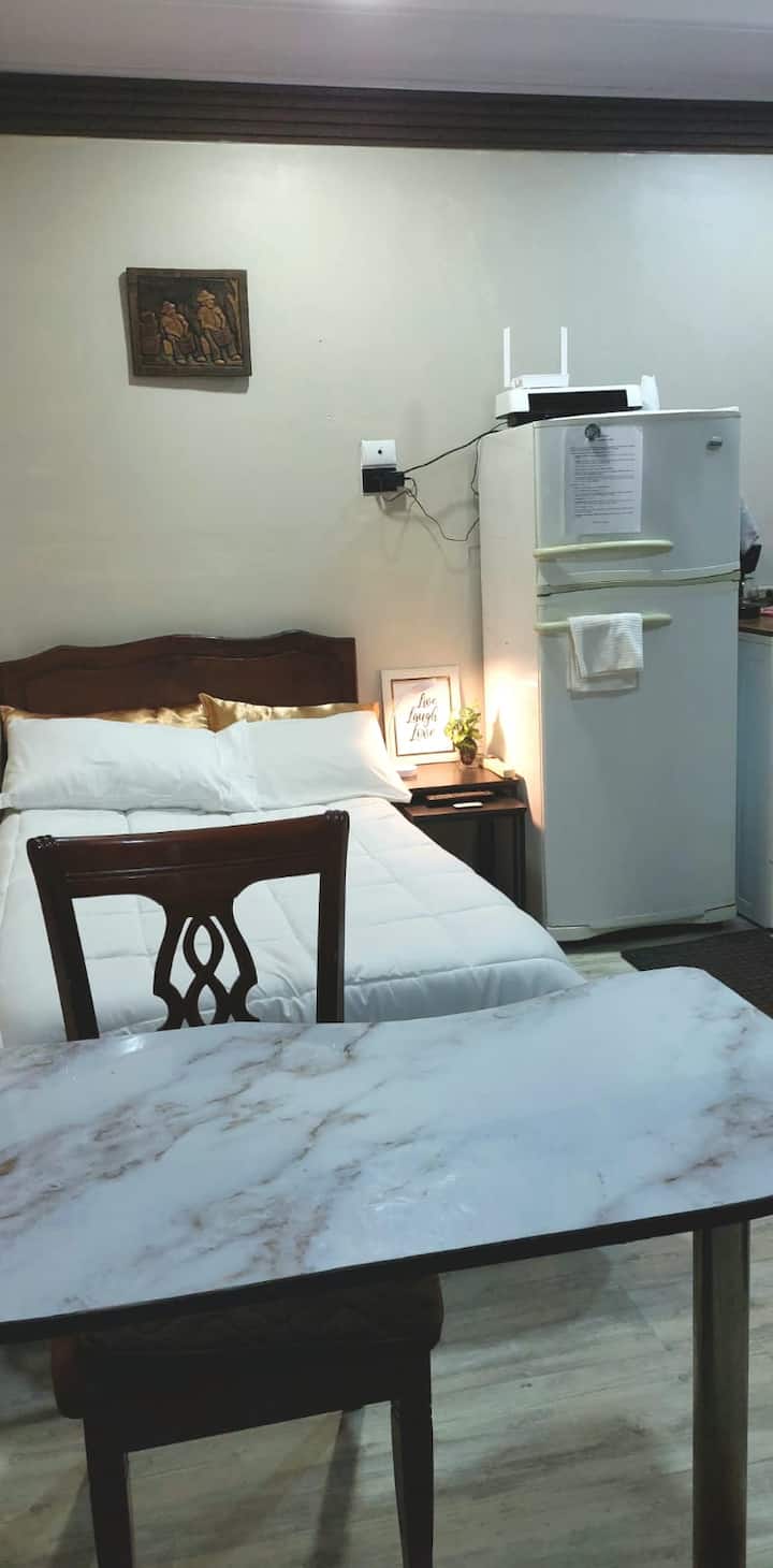 Mini Estudio A 300 M De La Embajada Americana - San José