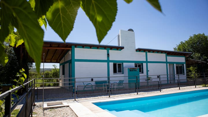 Las Calandrias - La Falda