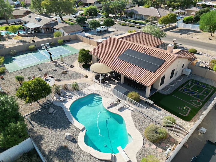 Glendale Paradise | Pool | Pickleball | Putt-putt - Peoria