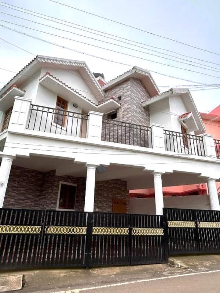 Shivv's Leisure Luxury Deluxe And Studio Rooms - Ooty