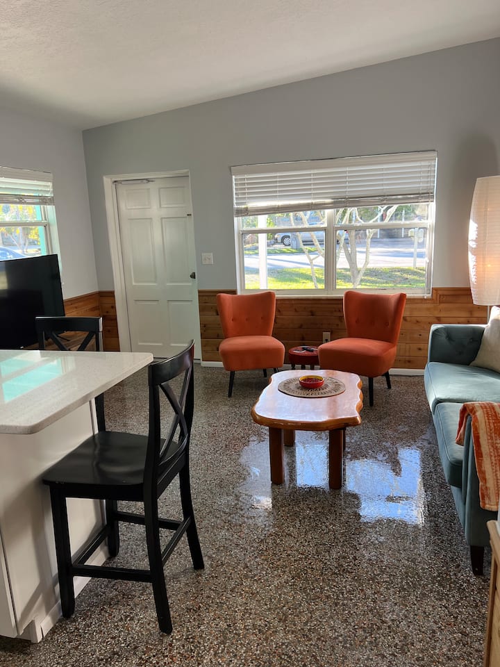 Surfers Bungalow - Cocoa Beach, FL