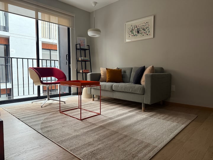 ÚNico En La Roma. Equipado Y Con Alberca. - Mexico