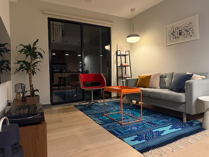 ÚNico En La Roma. Equipado Y Con Alberca. - Mexico