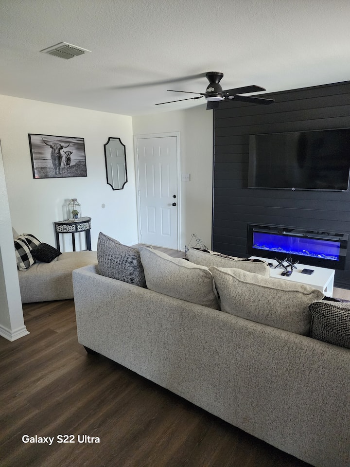 Sloane Elite Homes - 알링턴