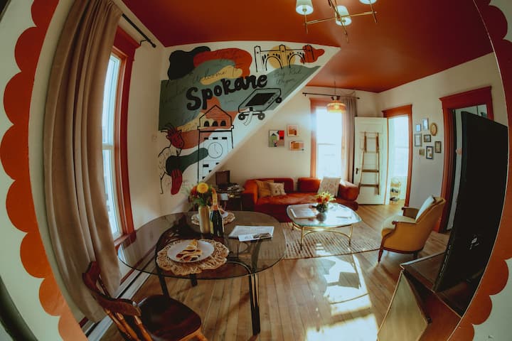Art Immersive Boutique Suite - Spokane, WA