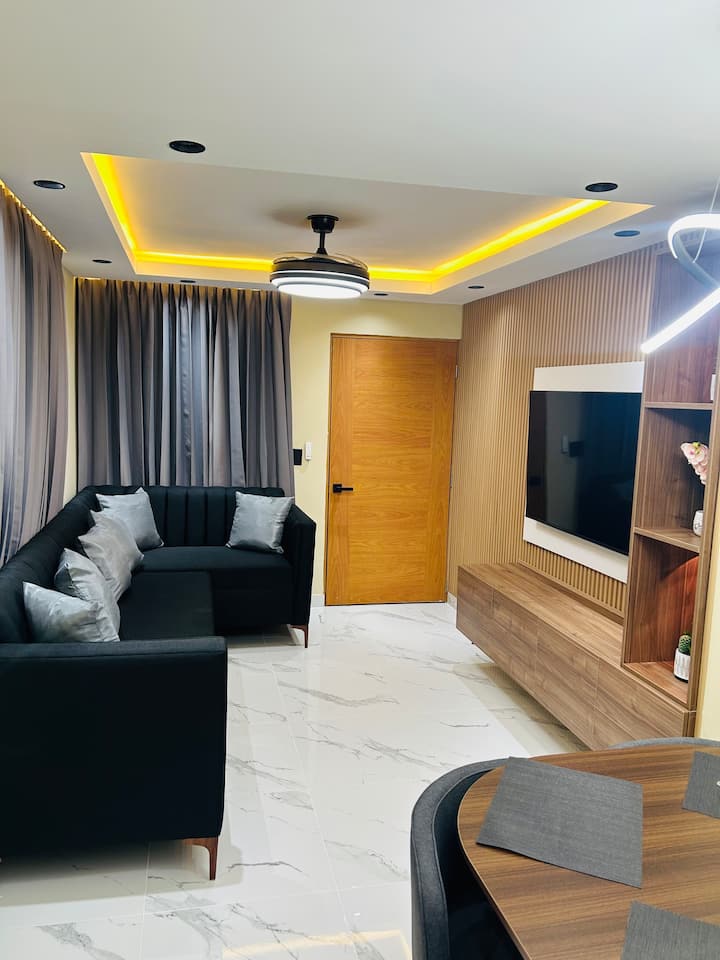 Acogedora Casa En Un Segundo Nivel - Santo Domingo