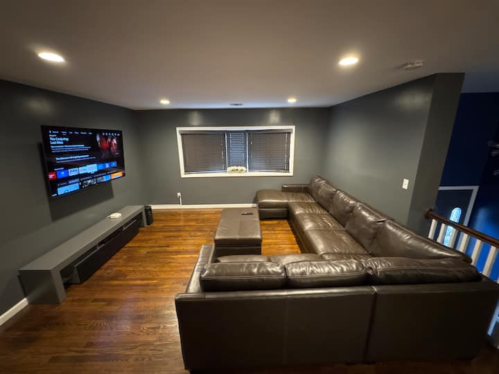 A Warm, Inviting Retreat With Modern Touches. - Garden City, NY