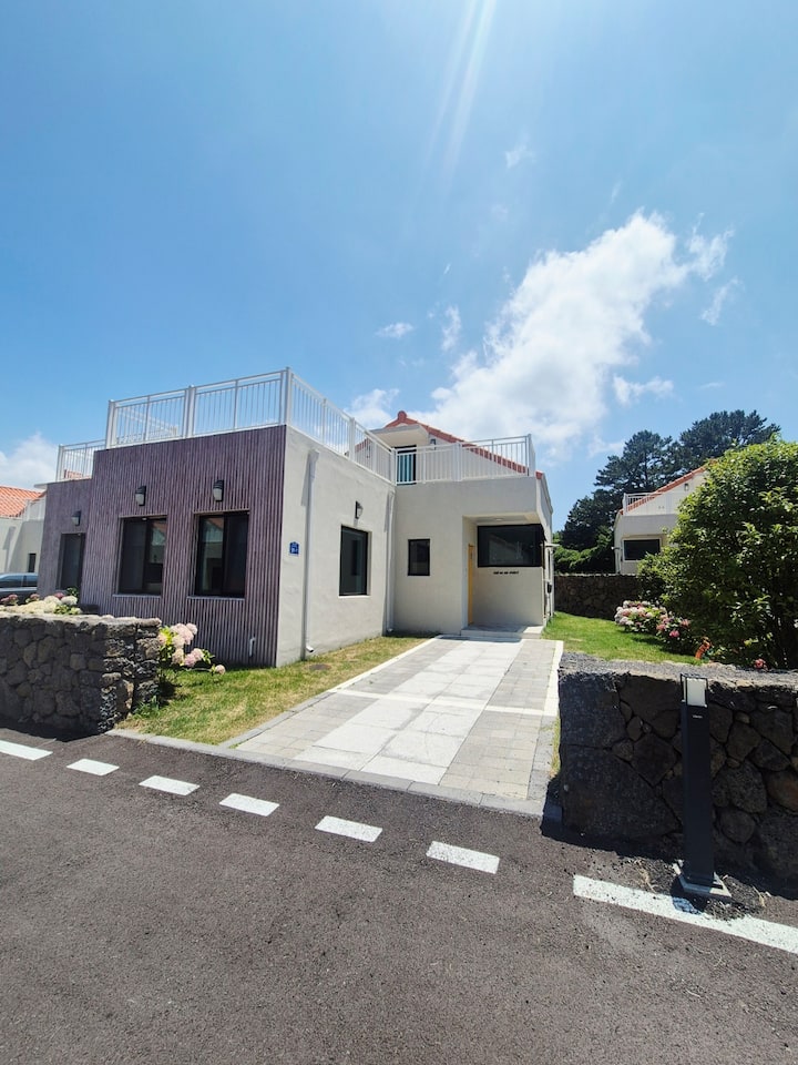 [애월]독채 3집 사용#골프여행#가족여행#단체#아르떼뮤지엄#새별오름#새별프렌즈 - Jeju-si