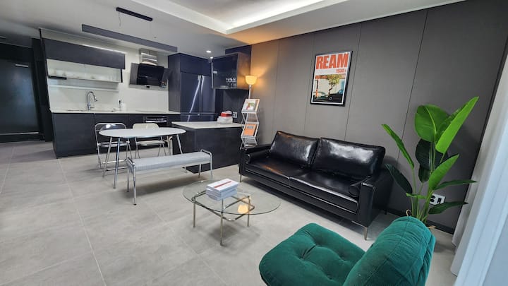 [Od4)16-2] 오션뷰 발코니,롯데아울렛 도보5분의 감성 넘치는 신상 호텔,사진 잘나옴 - Busan