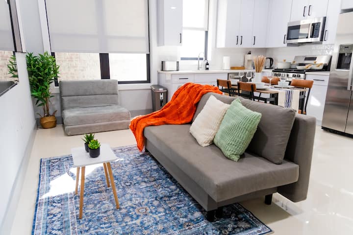 Modern 1br W/ Indoor Parking • Quick Access To Nyc - West New York, NJ