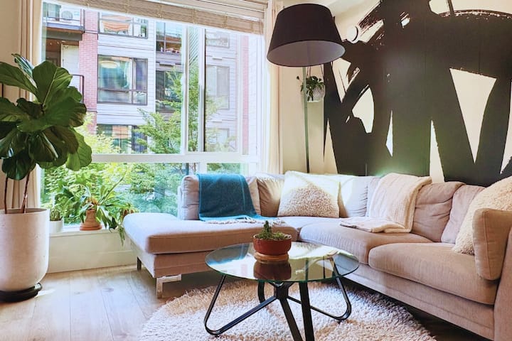 North Vancouver Winter Retreat | Ski, Work & Relax - North Vancouver