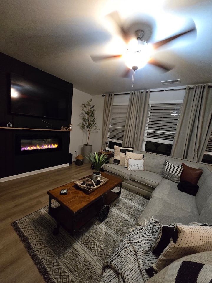 Cc's Cozy & Relaxing Home - Lake Margaret, Newnan