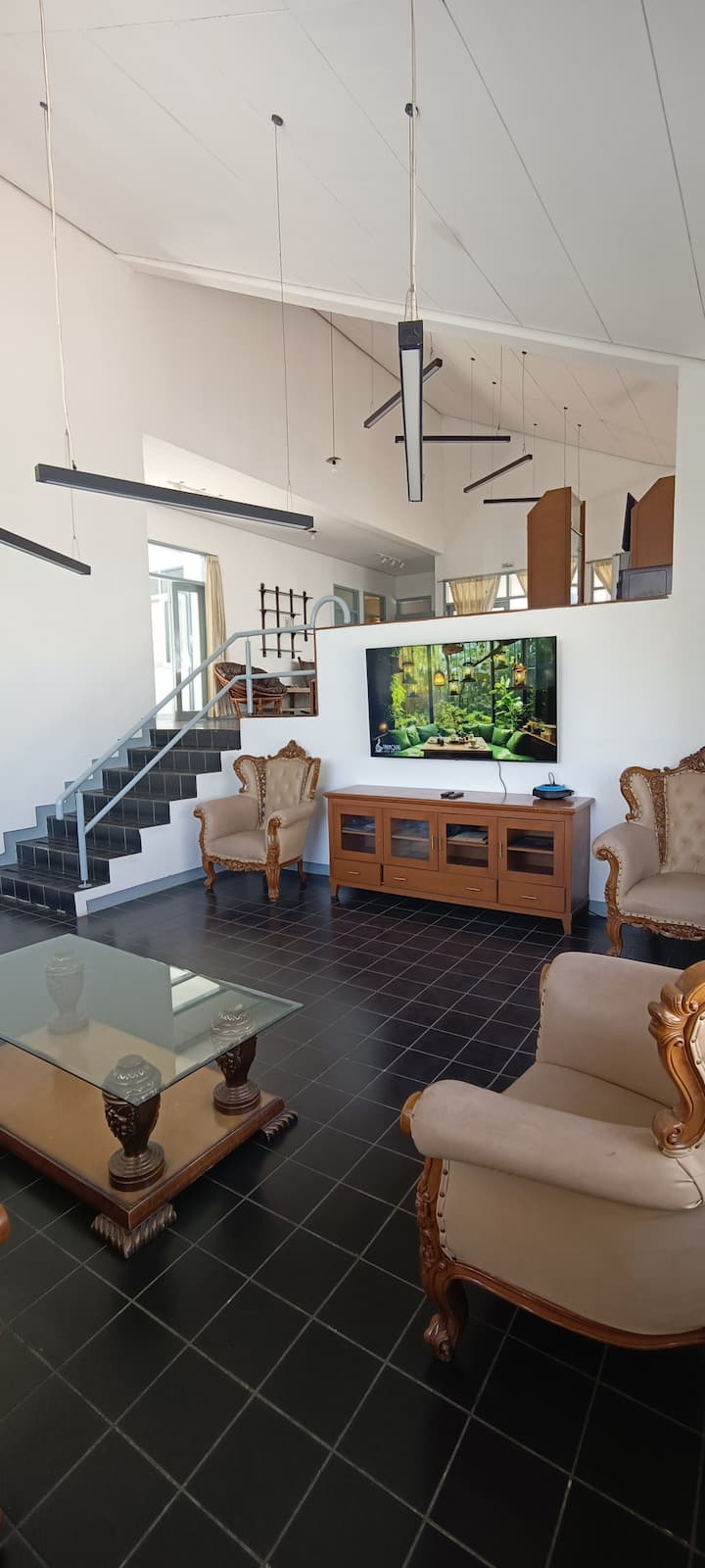 Best Location - Time Well Spent - Pomegrande Villa - Bandung