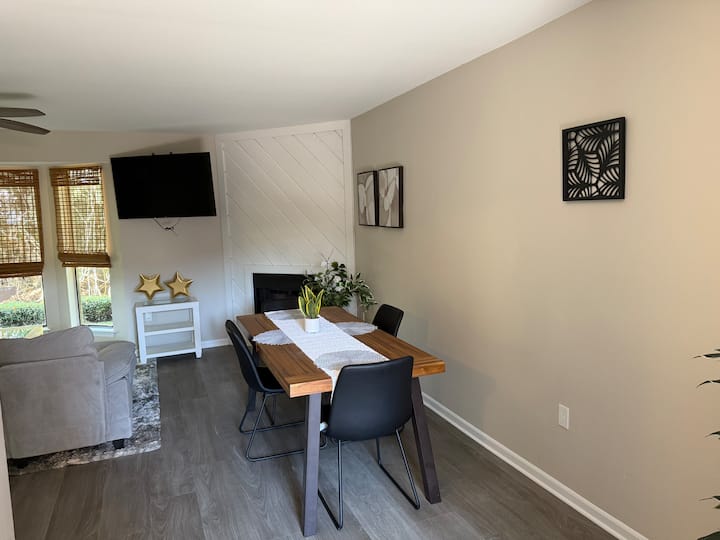 2br/2.5ba Located Only 5 Minutes From Lsu! - Baton Rouge, LA