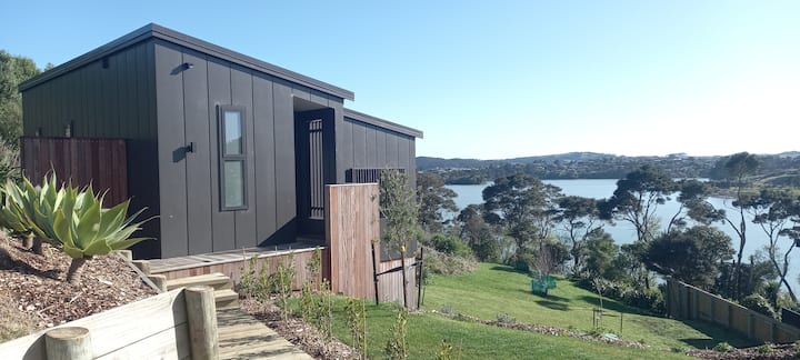 Harbour View Escape - Raglan