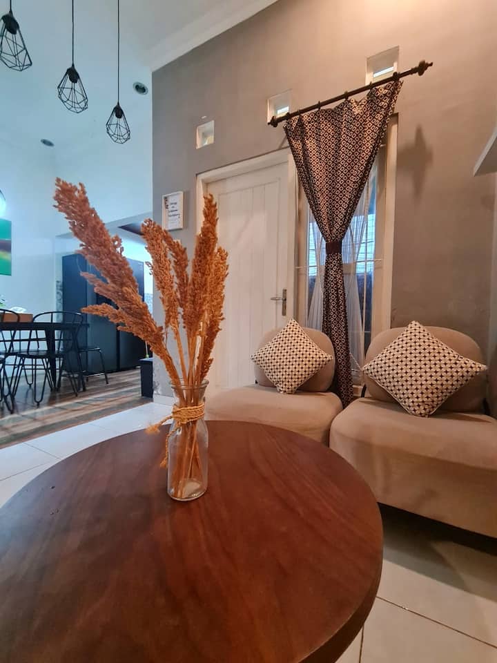 Homestay Omah Palem - Surakarta