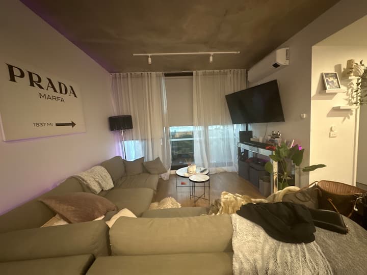 Modern 2br Stay
Cozy Croydon Getaway - Lilydale