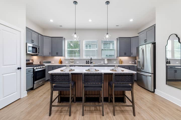 3br Mid-century Modern Luxe Getaway - Charlotte, NC