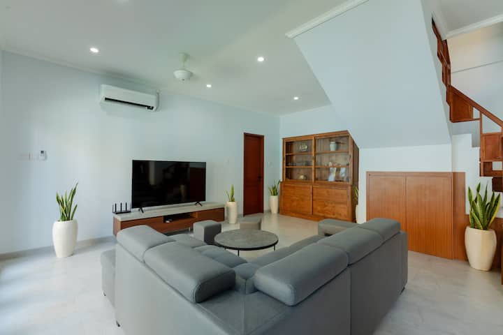 Stylish 3br Villa With Pool | 10mins Walk To Beach - Sanur