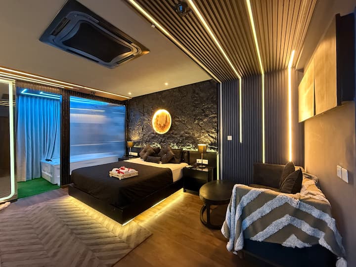 Lunar Luxe Suite In Element One - 