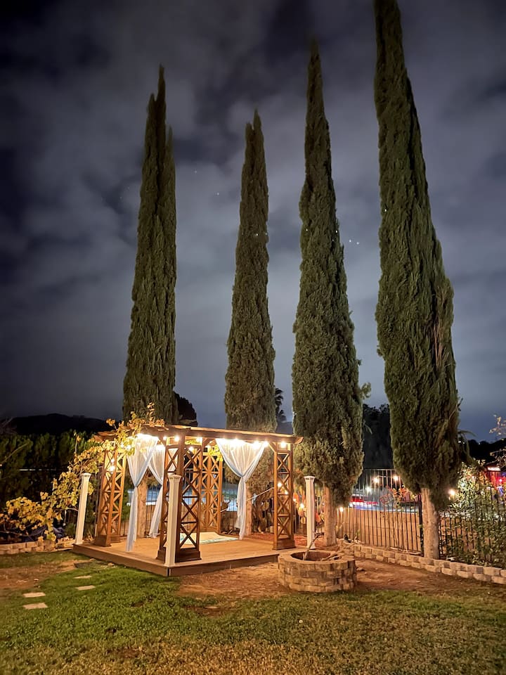 Cozy Retreat With Yard | Minutes To Six Flags Fun - Santa Clarita, CA