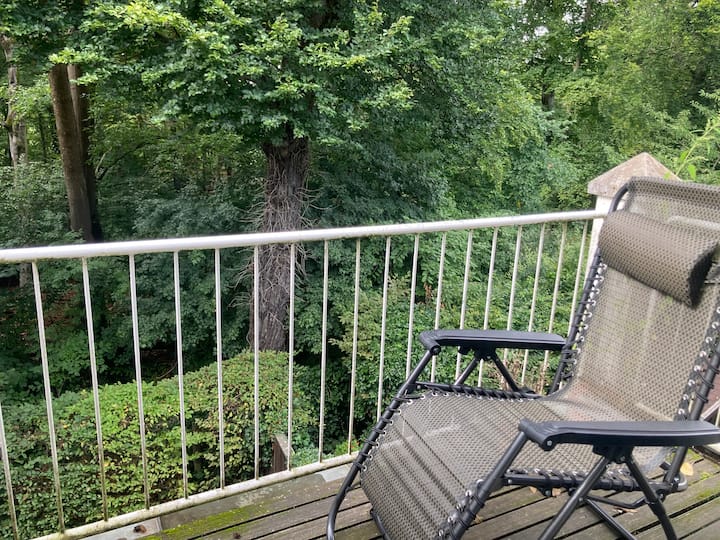 Friedliche Dachgeschosswohnung, Fast Am Flussufer - Taufkirchen