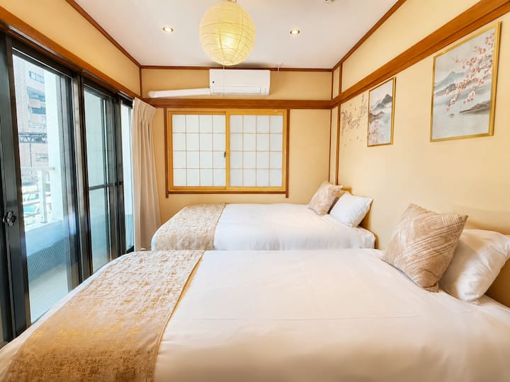 上野/浅草/秋葉原へアクセスすぐ！ファミリー、グループにおすすめ！無料駐車場/下谷2f - Ueno Station