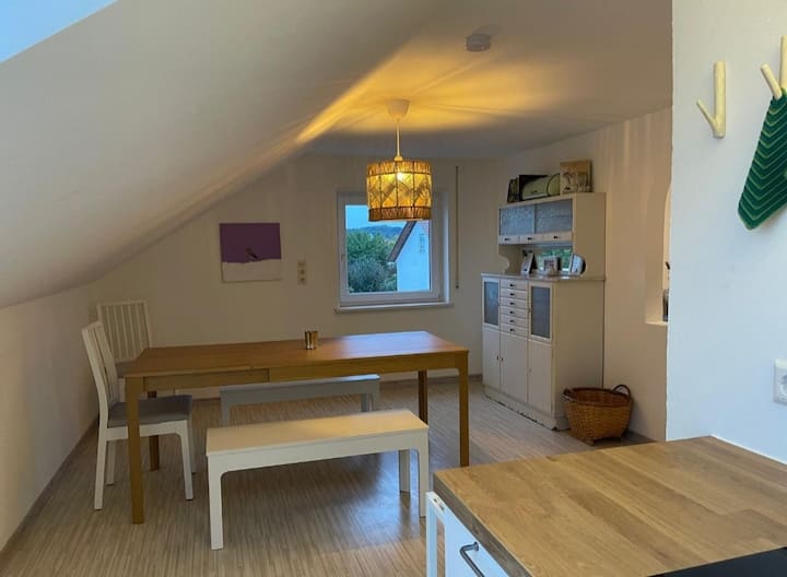 Frisch Renovierte Dachgeschosswohnung Mit Balkon - Illertissen