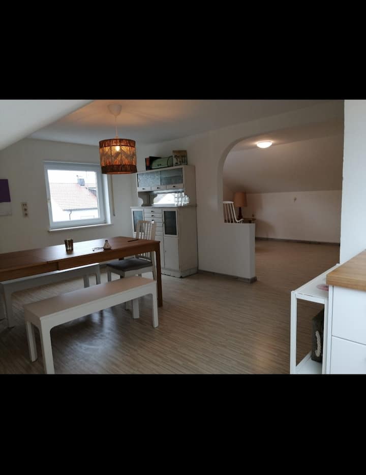 Frisch Renovierte Dachgeschosswohnung Mit Balkon - Illertissen
