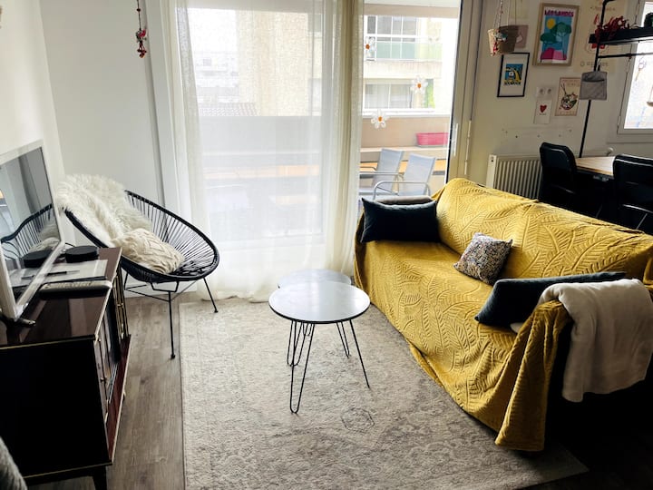 Charmant T1 Bis Avec Balcon - Burdeos