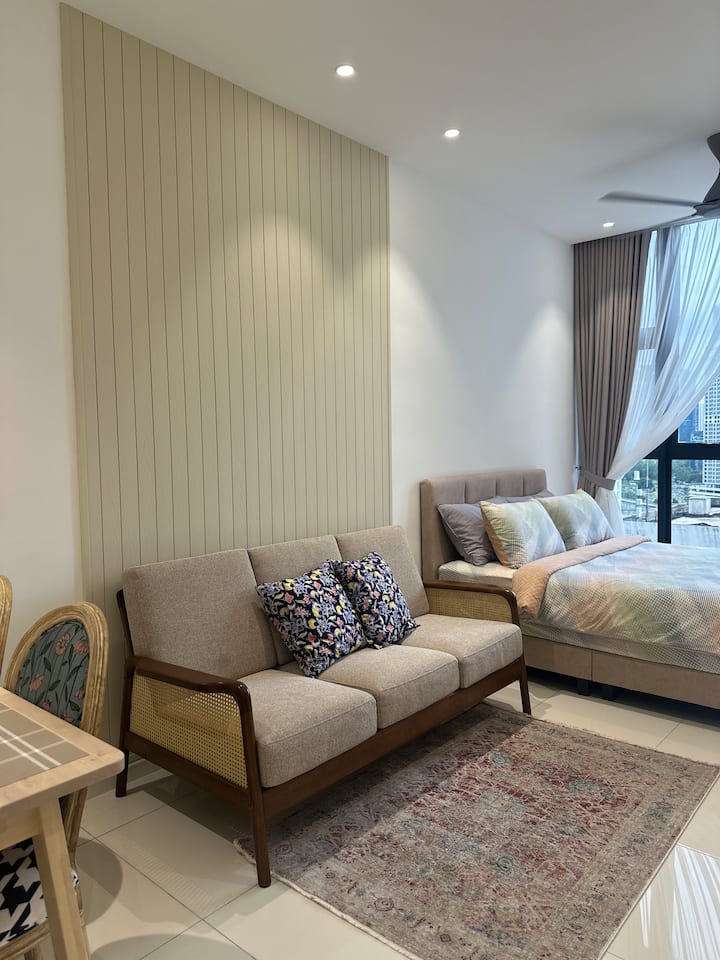 New Klcc Studio Bukit Bintang Kl Tower - Netflix - Malaysia