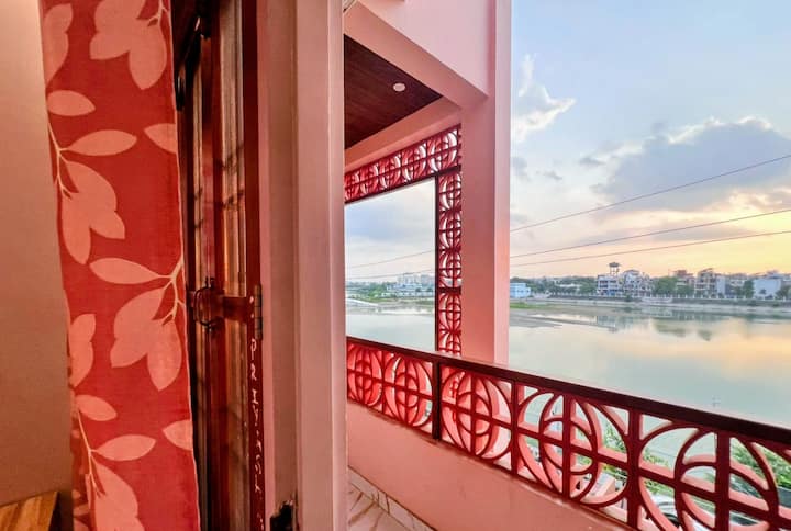 Shreem Lake View L 2bhk For Perfect Family Stay - Lucknow