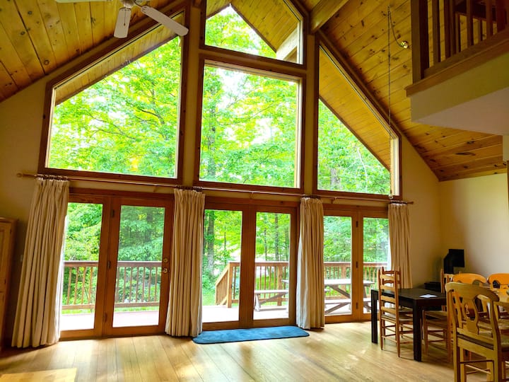 Riverfront House With Steam Sauna & Forest Views - Ashmere Lake, MA