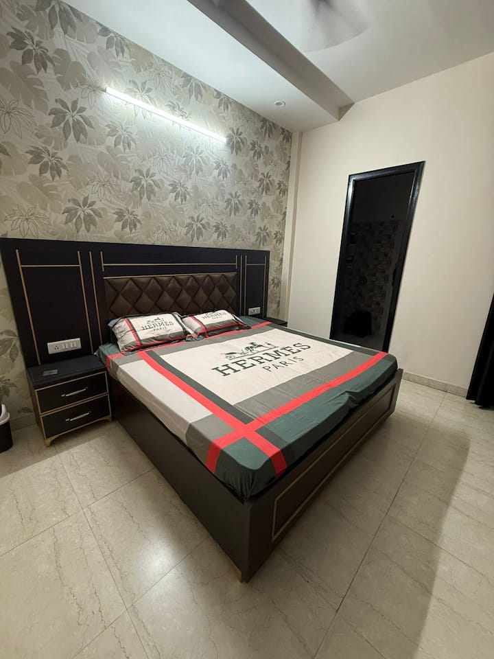 Khwahish
Homestay
Independent Furnished Floor - Amritsar