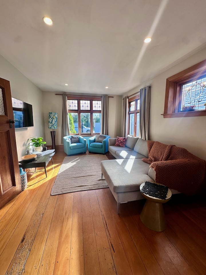 Sunny Family Home •Fully Fenced• Near Merivale/cbd - Christchurch