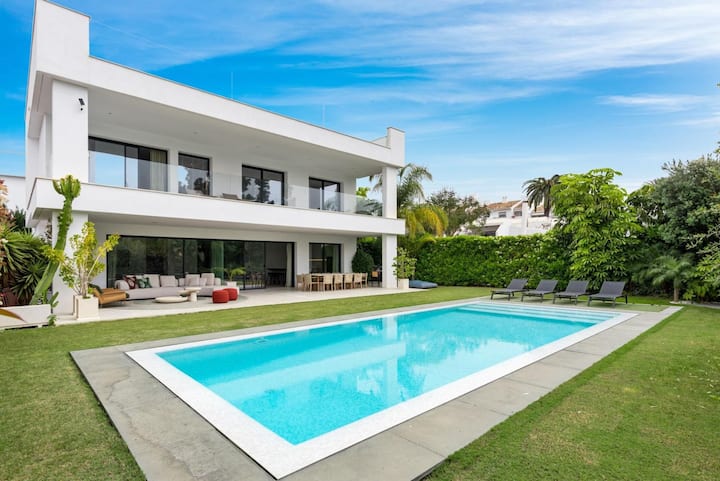 Luxury 5 Bedroom Villa–marbella Nueva Andalucia - Marbella
