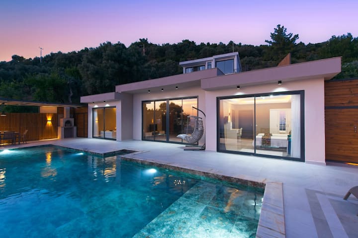 Kaş Kalkan'da 2+1 Korunakli Villa 6 Kişilik - Ova