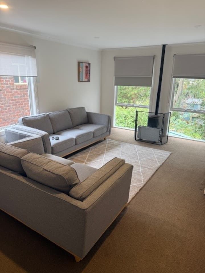 Beachside Family Escape - Sleeps 9 - Ocean Grove