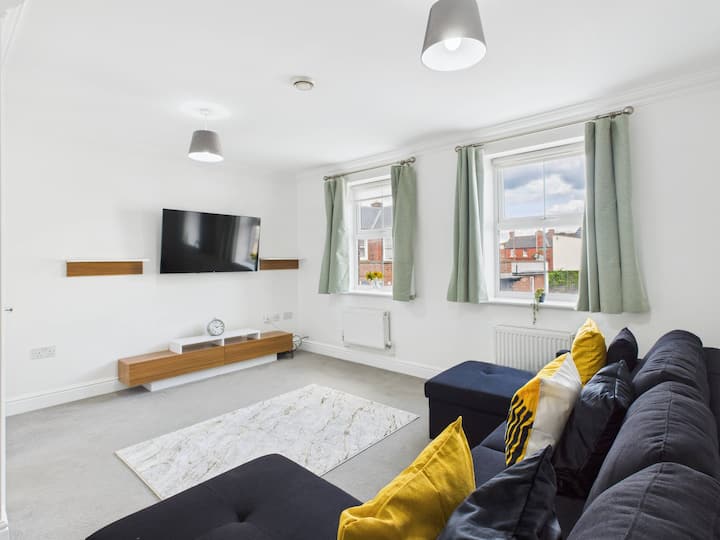 Brookbank Close | Central | Parking | Racecourse - Cheltenham