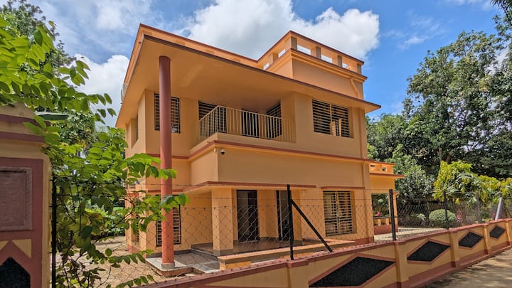 Chateau Shanti - 2 Bedroom Artists House - Santiniketan
