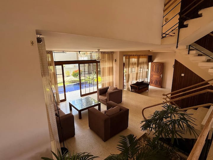 Luxury 5-br Villa With Pool In Colombo 5 - Kolombo